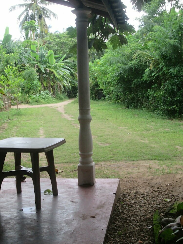 Otel Dhanushka Guest House, , foto