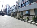 Public School № 61 (Victor Dolidze Street No:3), ortaokul  Tiflis'ten