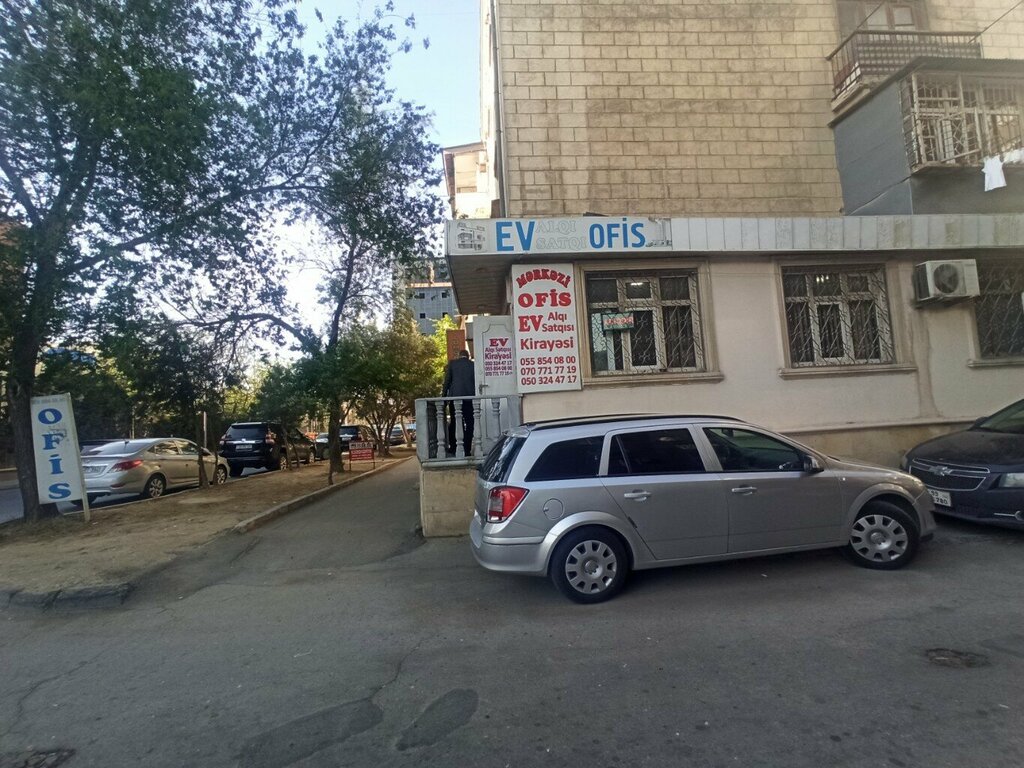 Emlak ofisi Ev Alqı-Satqısı, Bakü, foto