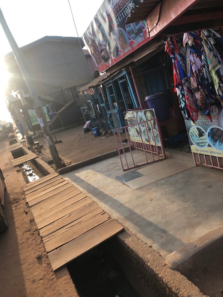 Kuaförler Mariam, Dünya, foto