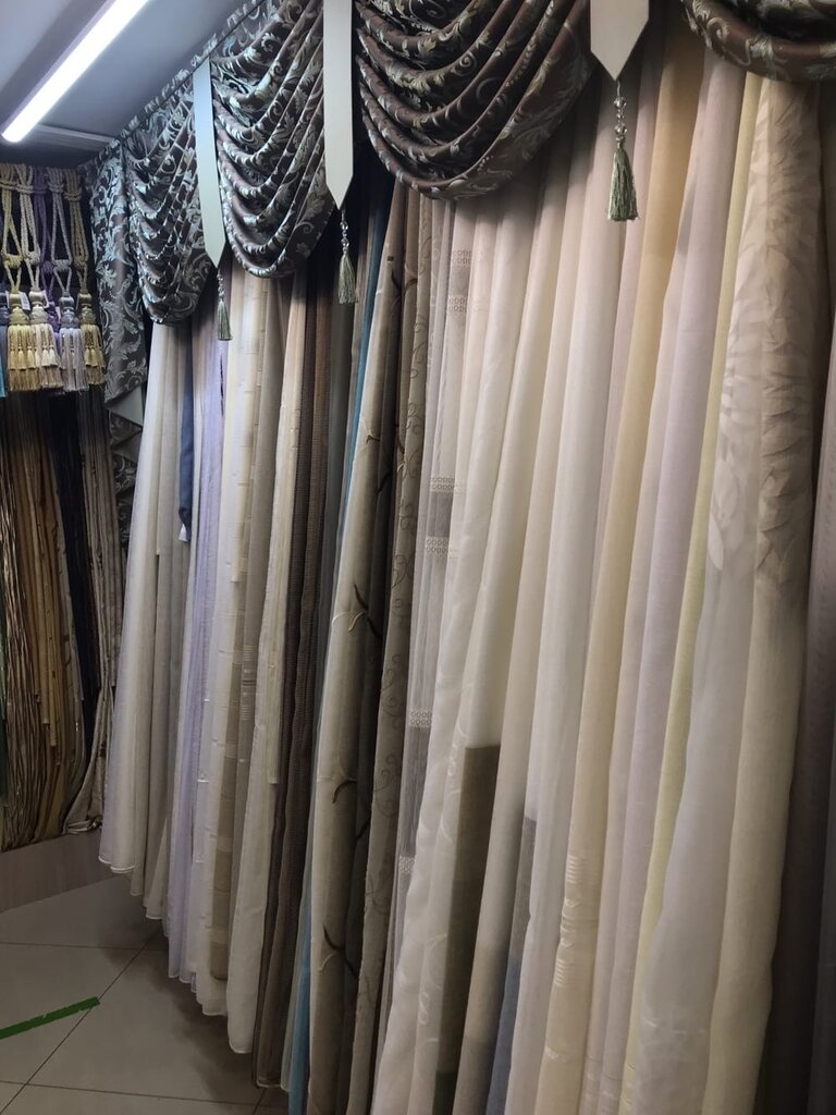 Perde ve korniş üreticileri Vual, Ulyanovsk, foto