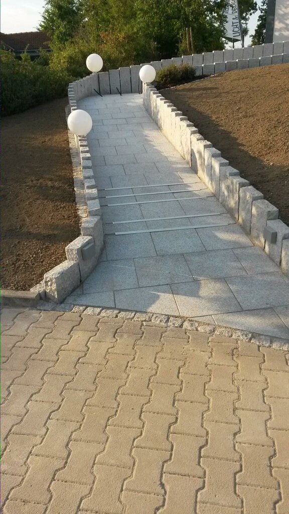 Beton ve beton ürünleri üreticileri Andreas Wolfrum Pflasterbau, Bavyera, foto