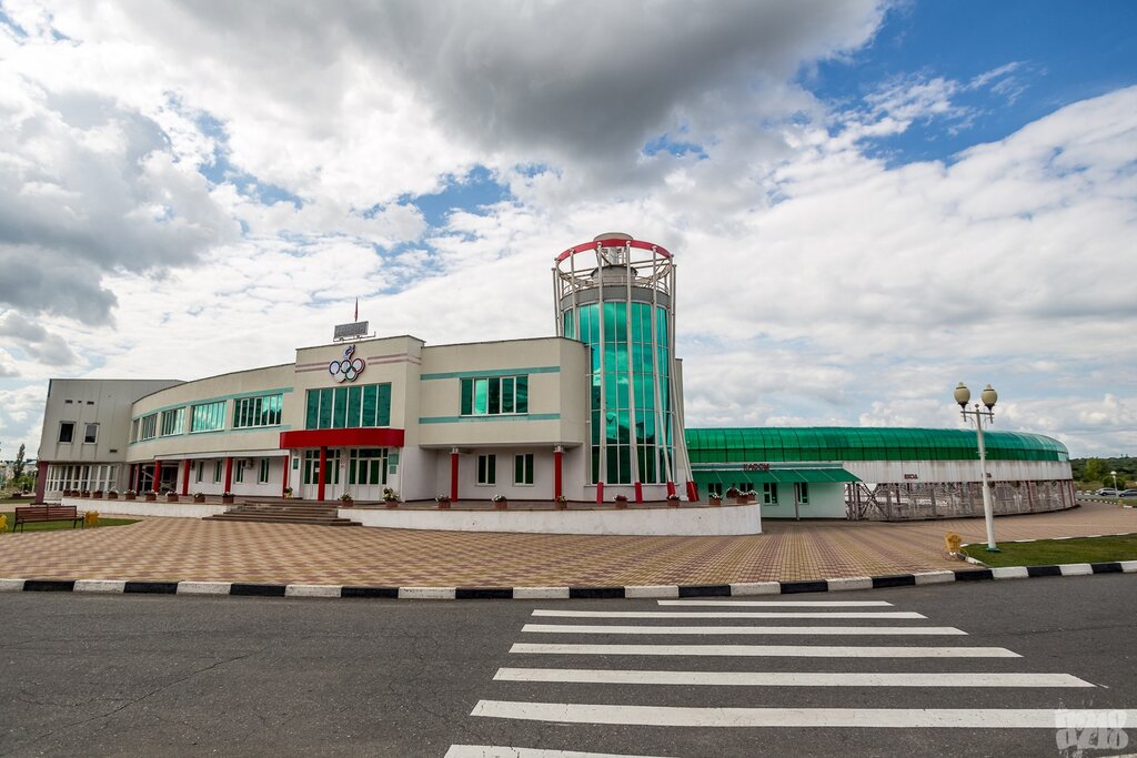 Stadyum Munitsipalnoye byudzhetnoye uchrezhdeniye Sportivny kompleks Gornyak, Gubkin, foto