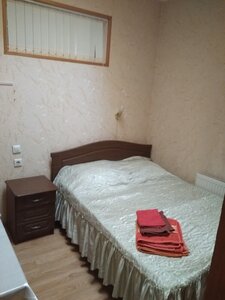 Гостевой Дом (Pobedy Street No:50, Labinsk), otel  Labinsk'ten