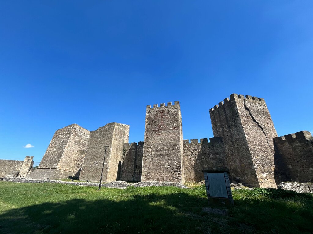 Turistik yerler Mali Grad Smederevska Tvrdjava, Semendire, foto