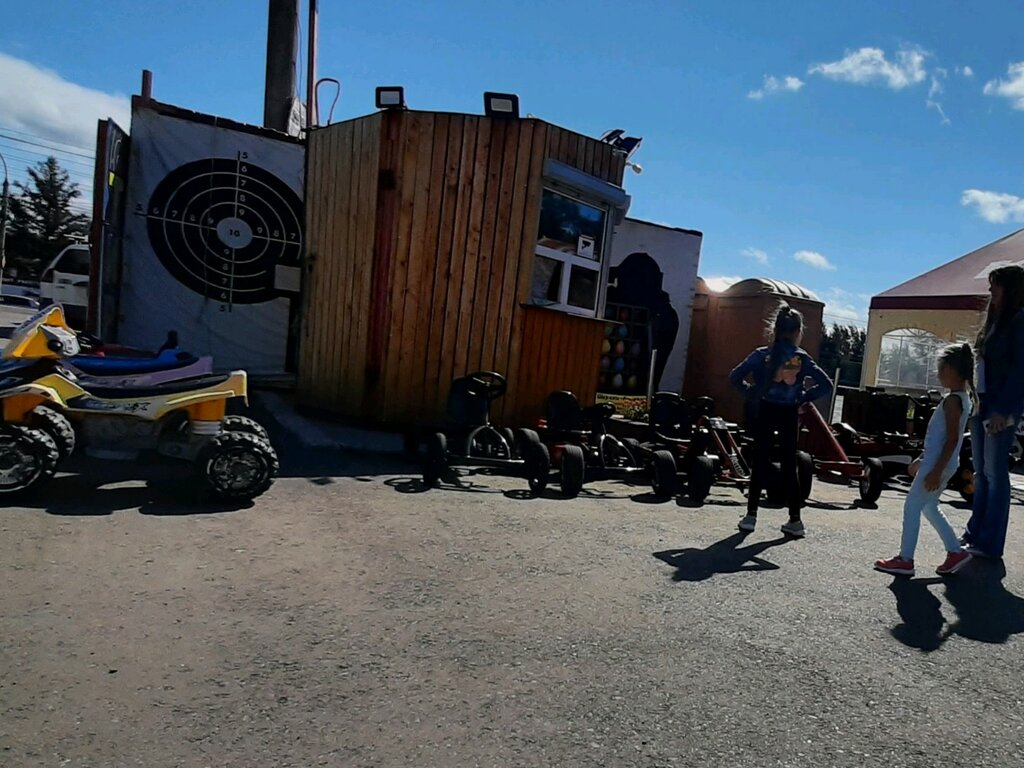 Atraksiyon Детский аттракцион, Krasnoyarsk, foto