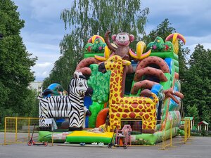 Аттракционы (Moscow Region, Sergiyevo-Posadskiy Urban District, Khotkovo, Istoriko-kulturny i landshaftny park Pokrovskiy), atraksiyon  Hotkovo'dan