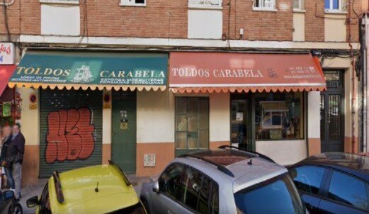 Çerçeve ve çadır yapıları Toldos Carabela, Madrid, foto