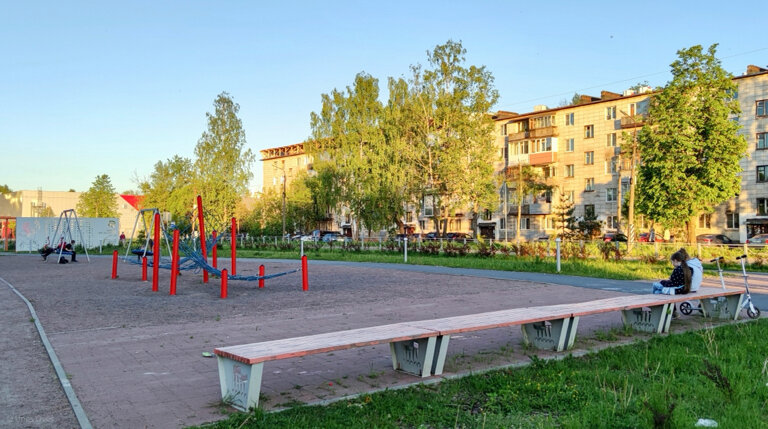 Oyun alanı Playground, Tixvin, foto