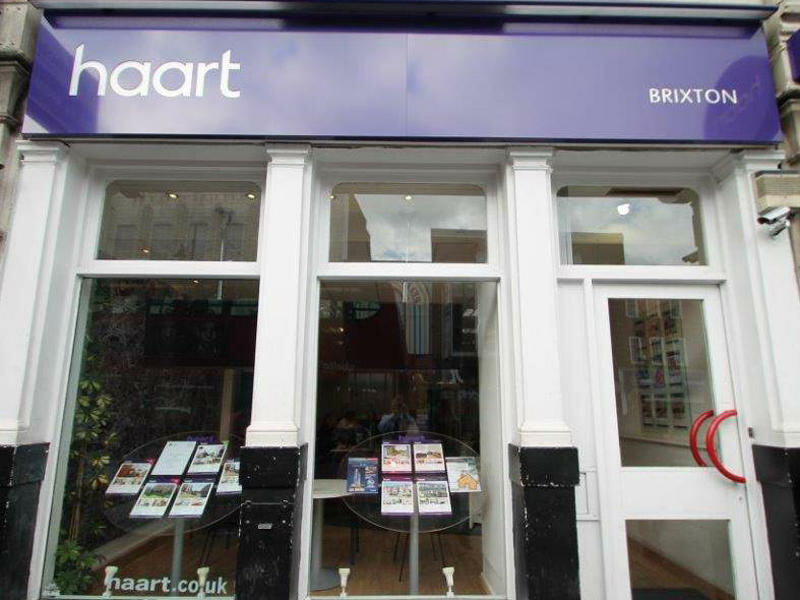 Eksper büroları Haart estate and lettings agents Brixton, Londra, foto
