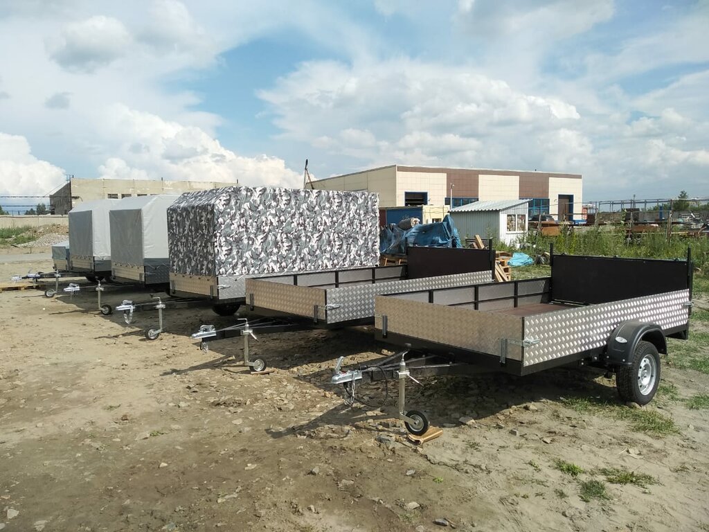 Araç römorkları Ploshchadka pritsepov, Barnaul, foto