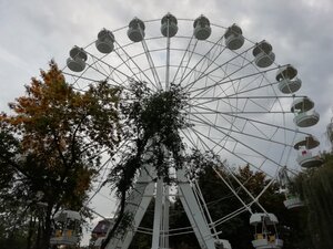 Колесо обозрения (Stavropol Territory, Mineralnye Vody, ulitsa Bibika), atraksiyon  Mineralniye Vodi'den