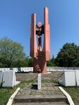 Воинам-односельчанам, павшим в годы Великой Отечественной войны (ulitsa 9 Maya No:15, Kulturnoye Uch-Dere Microdistrict), anıt, heykel  Soçi'den