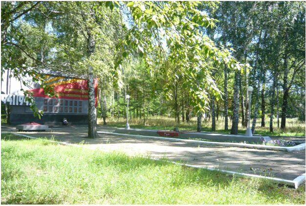 Anıt, heykel Стела погибшим воинам-односельчанам, Kurskaya oblastı, foto
