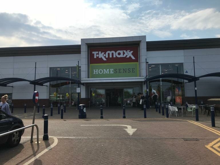 Büyük mağazalar Tk Maxx, İngiltere, foto