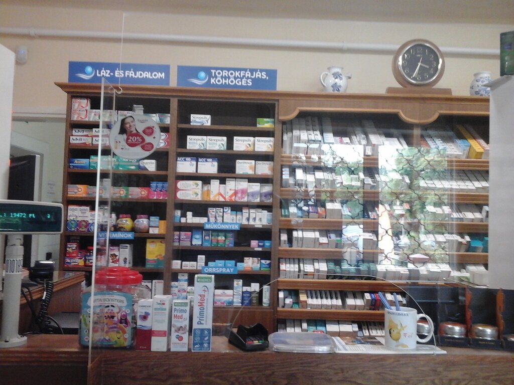 Eczaneler Fehér Holló Gyógyszertár, Dünya, foto