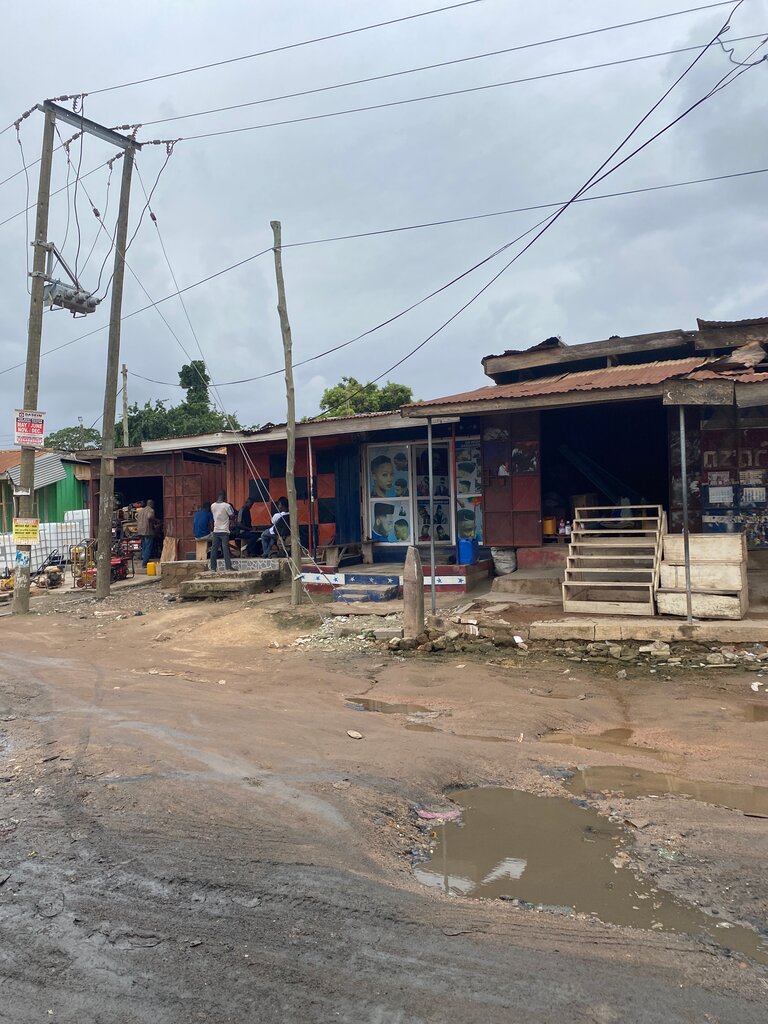 Berberler No Weapon Barbering Shop, Dünya, foto