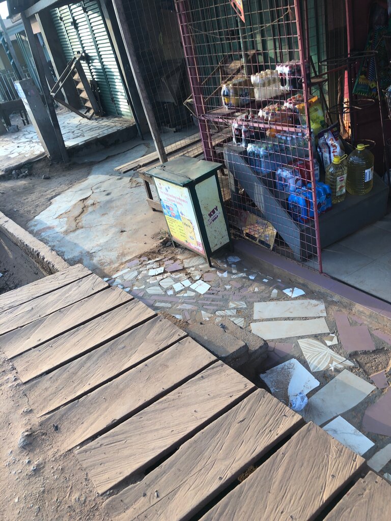 Market God first import, Dünya, foto