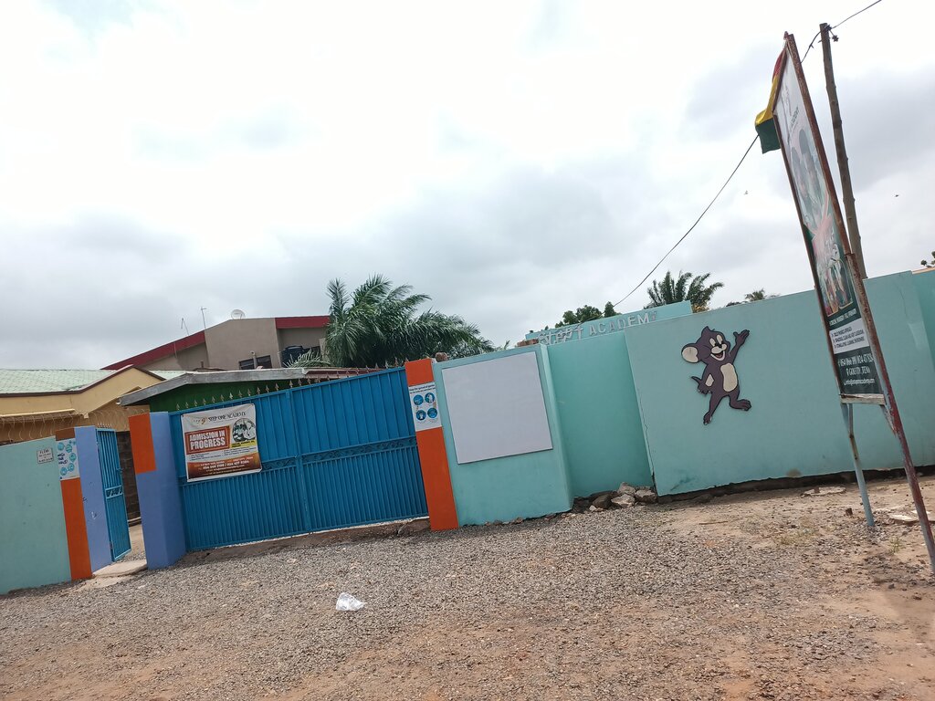 Ortaokul Step One academy, Dünya, foto