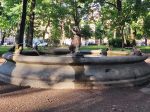Fountain (Saint Petersburg, Nikol'skaya Square), çeşme  Saint‑Petersburg'dan