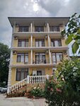Mezhdunarodny Hotel (улица Десантников No:3Б, посёлок городского типа Коктебель), otel  Kırım Cumhuriyeti'nden
