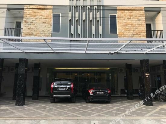 Otel RedDoorz Plus near Politeknik Negeri Malang, Malang, foto