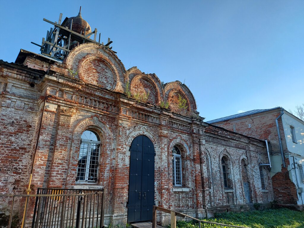 Ortodoks kiliseleri Tserkov Petra i Pavla V Volokolamske, Volokolamsk, foto