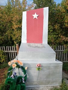 Воинам, павшим в годы Великой Отечественной войны (Altai Territory, Kuryinskiy rayon, Bugryshikhinskiy selsovet, selo Bugryshikha, Tsentralnaya ulitsa), anıt, heykel  Altayski krayından