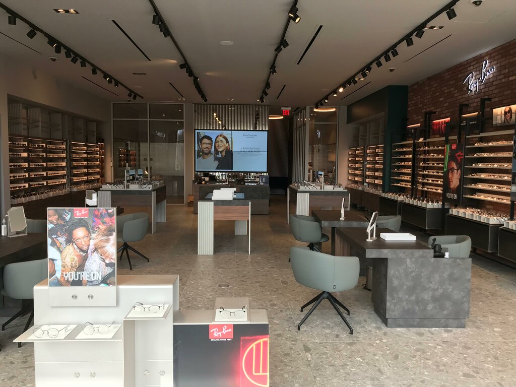 Giyim mağazası LensCrafters, Detroit, foto