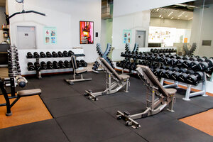 Hit Fitness (Komendantskaya square No:1), fitness kulüpleri  Saint‑Petersburg'dan