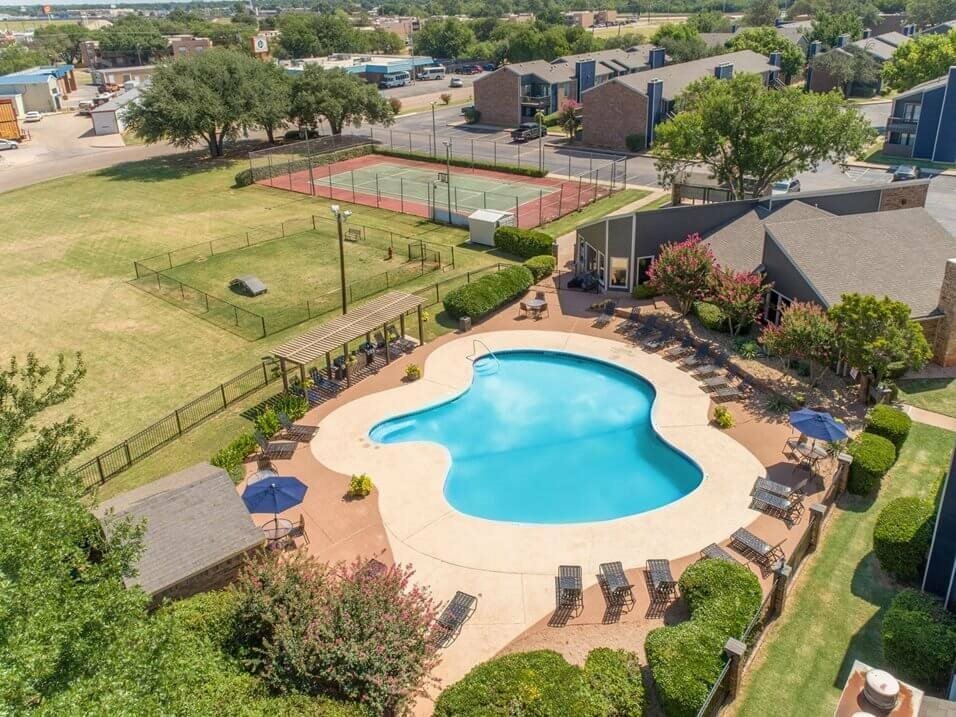 Emlak ofisi Mill Creek Apartments, Texas, foto