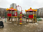 Playground (Sverdlovsk Region, Yekaterinburg, Yugo-Zapadniy Urban Housing District), oyun alanı  Yekaterinburg'dan