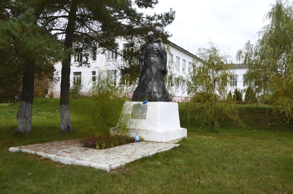 Anıt, heykel Братская могила воинов Советской Армии, Brianskaya oblastı, foto