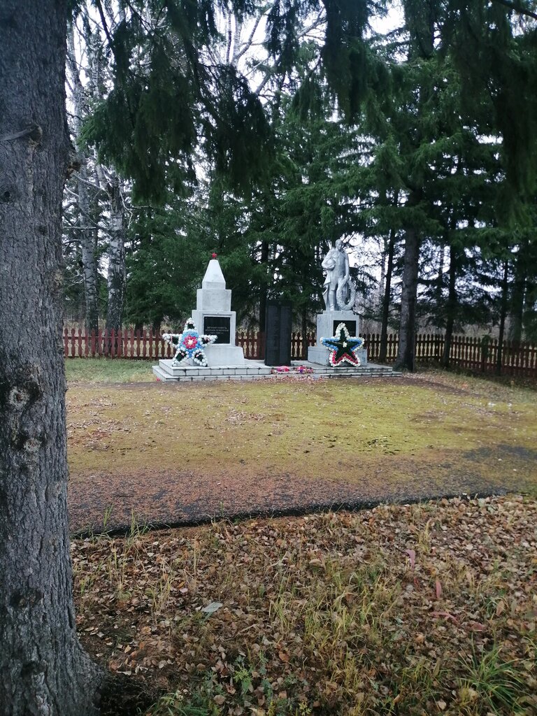 Anıt, heykel Воинам-односельчанам, павшим в Великой Отечественной войне, Tomskaya oblastı, foto