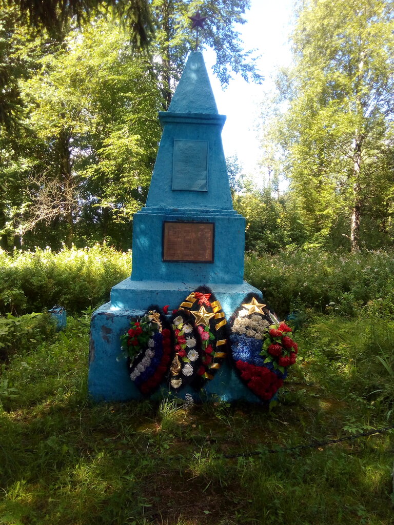 Anıt, heykel Воинам-односельчанам, павшим в годы Великой Отечественной войны, Smolenskaya oblastı, foto
