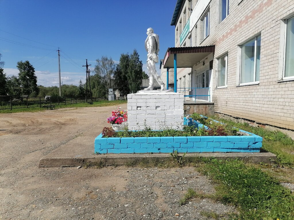 Anıt, heykel Герой Советского Союза Артем Иванович Коровин, Arhangelskaya oblastı, foto