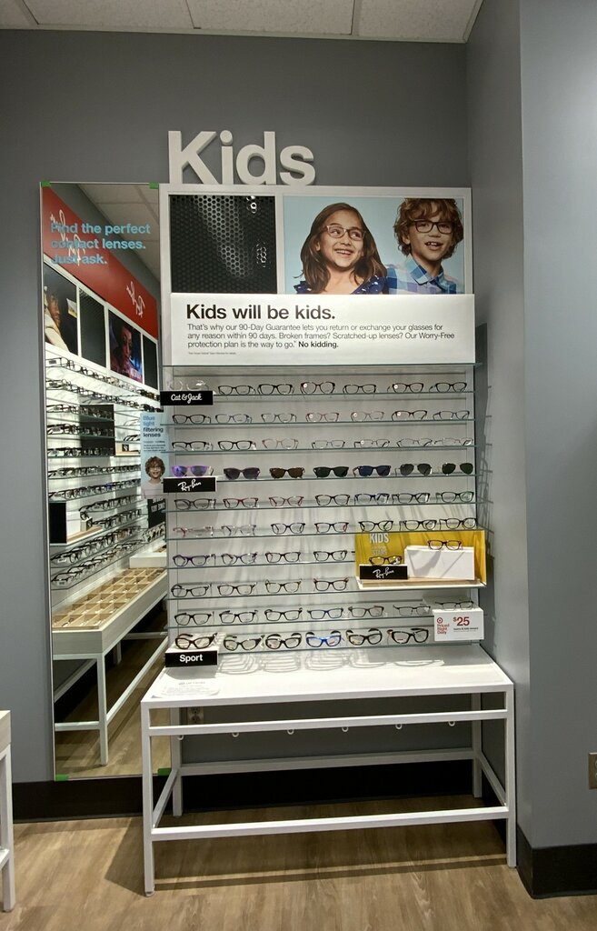 Giyim mağazası Target Optical, Rockford, foto