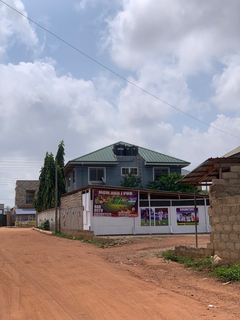 Bar Mom and i Pub, Dünya, foto