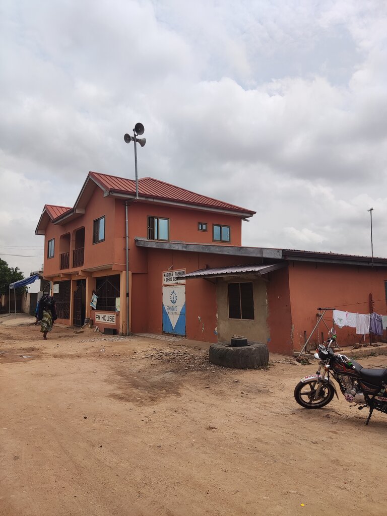 Giyim mağazası Magdas Fashion, Deco & Catering Services, Dünya, foto