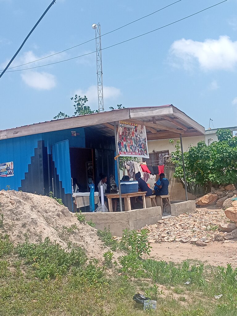 Moda evleri Monica's Gh fashion, Dünya, foto