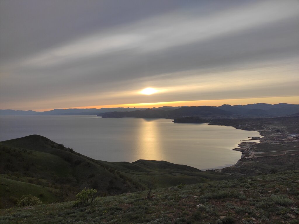 Dağ zirvesi Гора Ювез-Агач, Kırım Cumhuriyeti, foto
