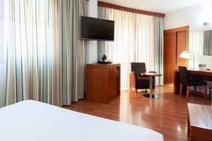 Senator Huelva Hotel (Calle Pablo Rada No:10, Huelva), otel  Huelva'dan