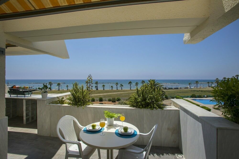 Otel Lordos Sunshore Beachfront Suite, Larnaka İlçesi, foto