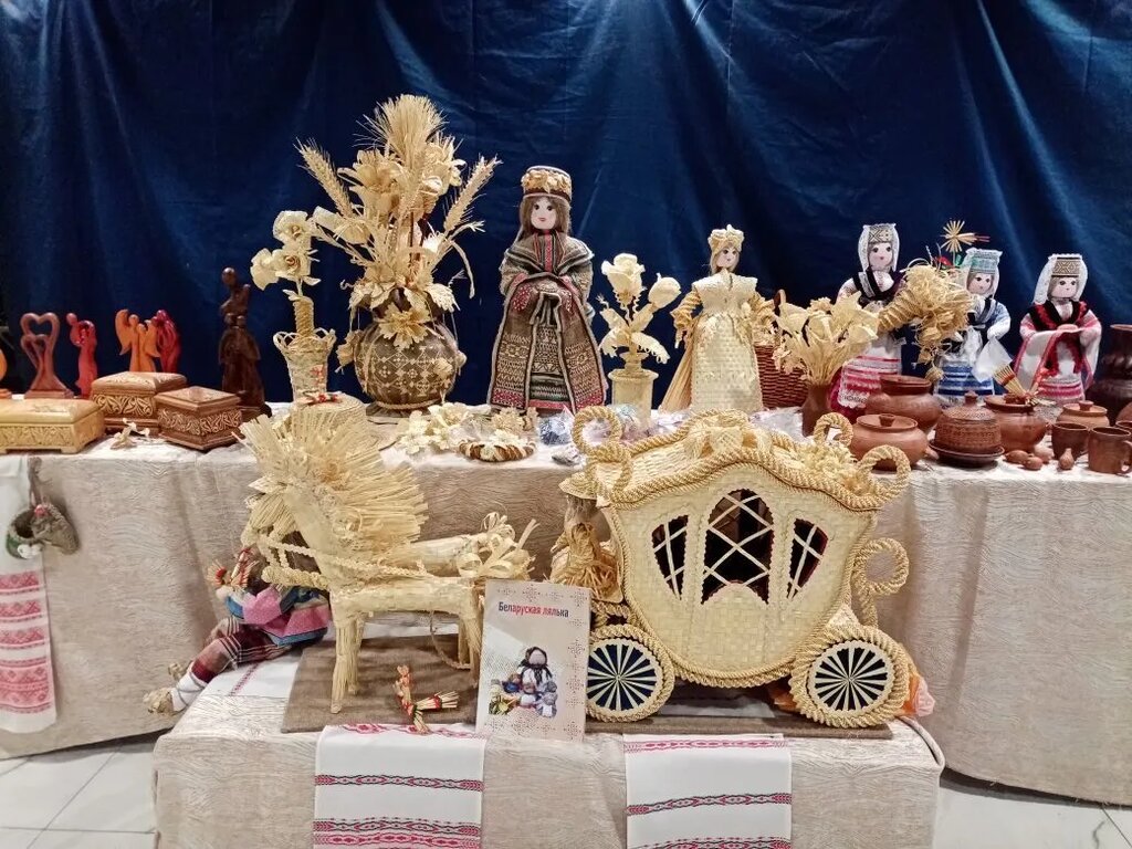 Kültür ocakları Dom Kultury Selsky Strenkovsky, Gomelskaya oblastı, foto