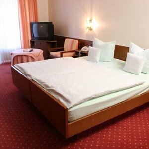 Hotel Restaurant Rothkopf (North Rhine-Westphalia, Euskirchen, Kommerner Straße, 76), otel  Euskirchen'den
