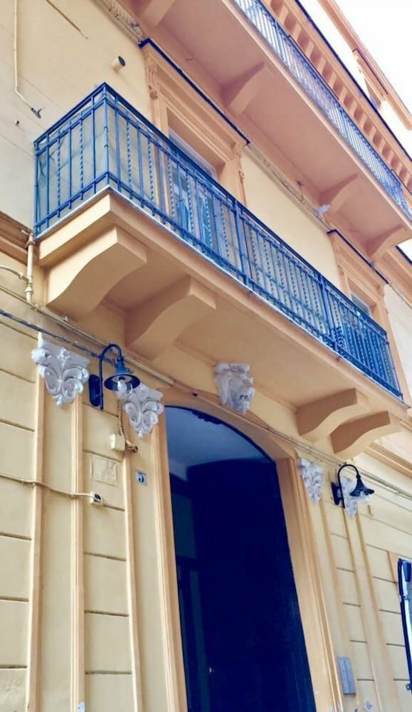 Otel Da Polly a Piazza Amedeo, Napoli, foto