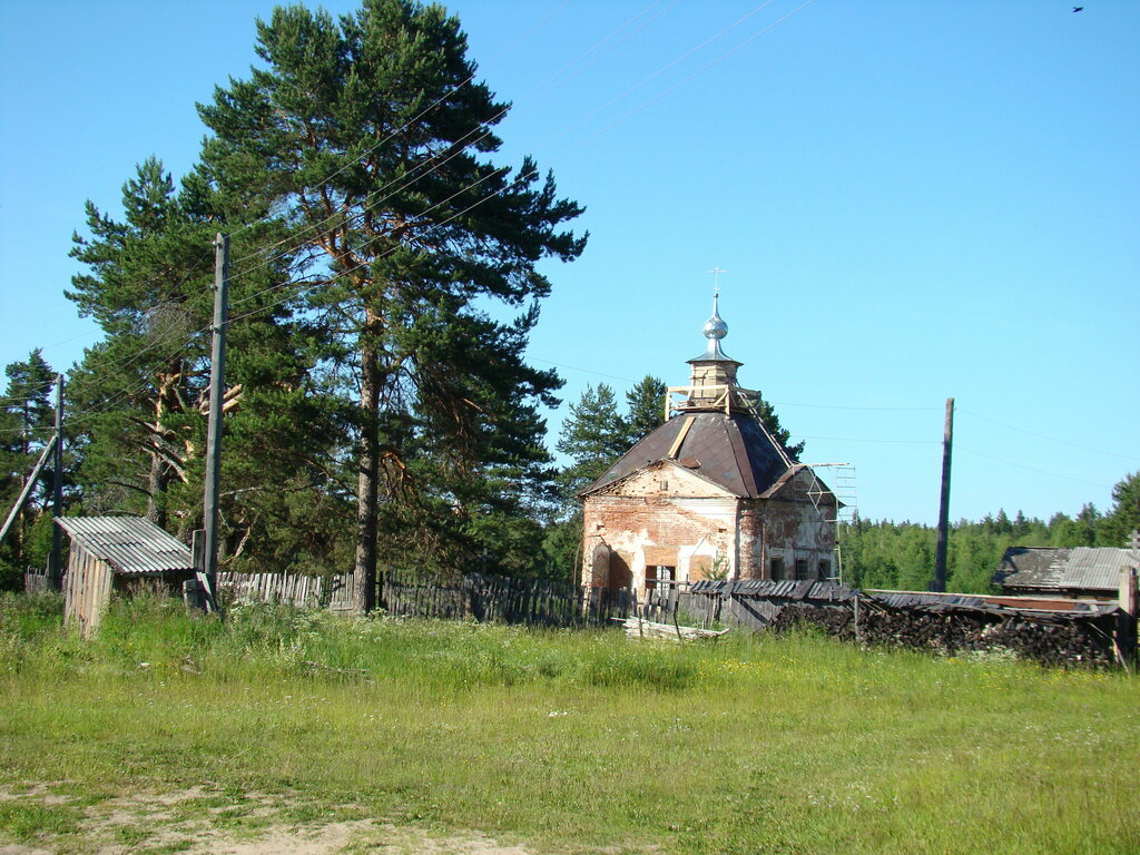 Ortodoks kiliseleri Tserkov Nikolaya Chudotvortsa V Ileshevo, Kostromskaya oblastı, foto