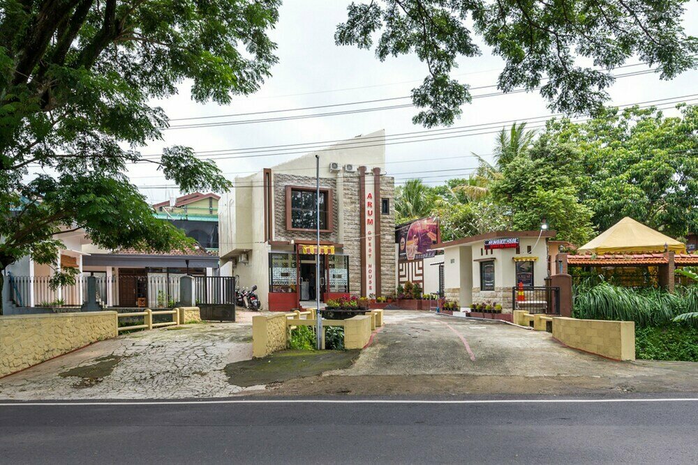 Otel RedDoorz near Dino Park, , foto