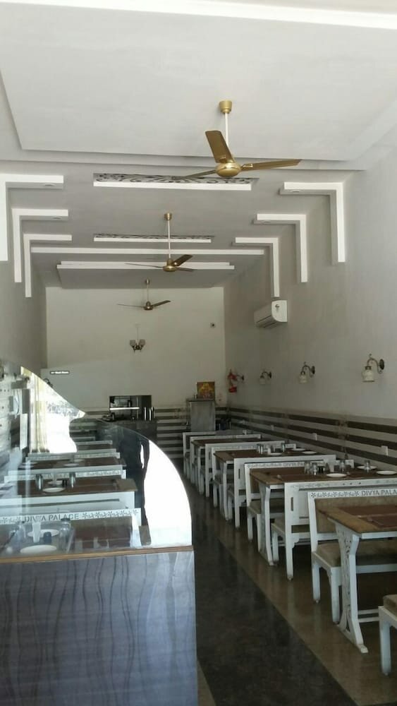 Otel Hotel Divya palace & Restaurent, Udajpur, foto