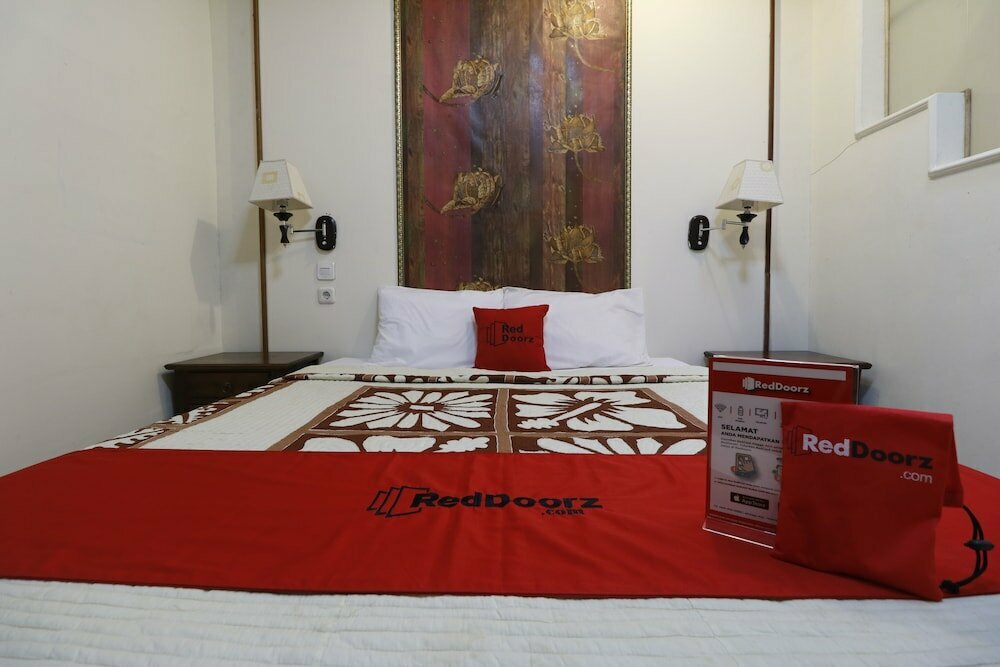 Otel RedDoorz Plus @ Jalan Dharmawangsa, Cakarta, foto